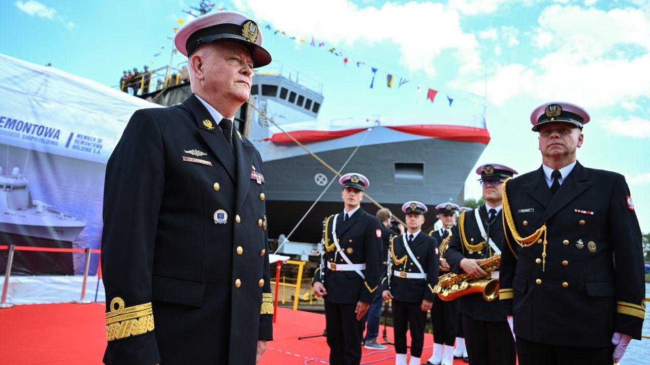 Niszczyciel min ORP Jaskółka zwodowany. „Polityczna zgoda w kwestii ...