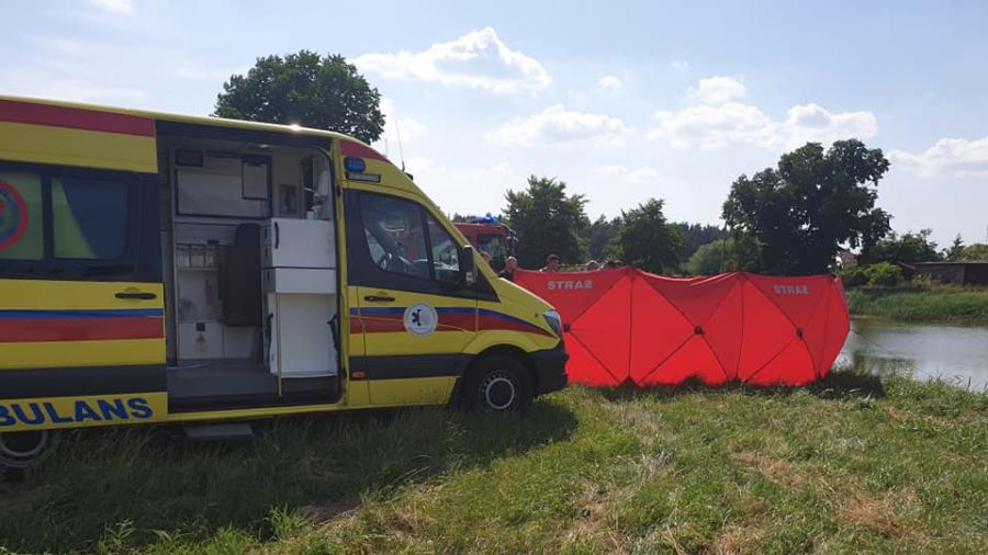 Tragedia pod Toruniem. Mężczyzna utopił się w stawie Tragedia pod Toruniem. Mężczyzna utopił się w stawie