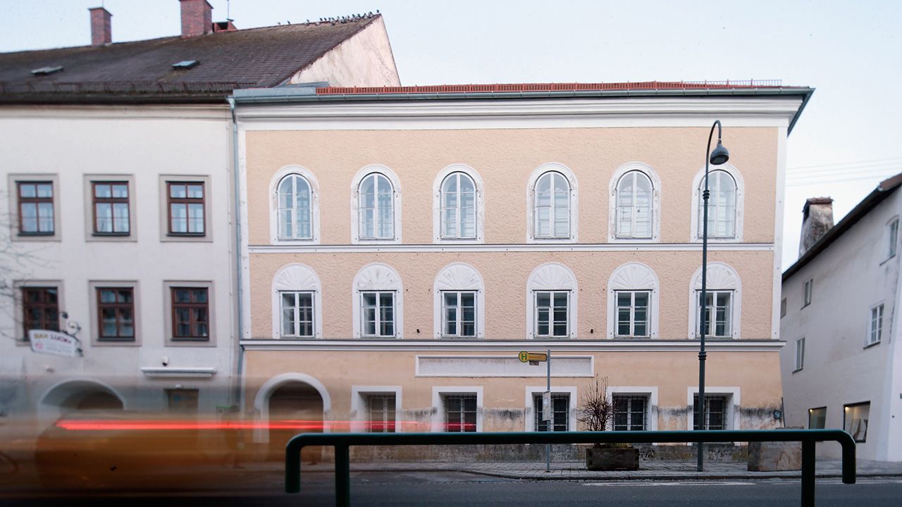 Świętowali urodziny Hitlera? Czwórka Niemców zatrzymanych w Austrii ...