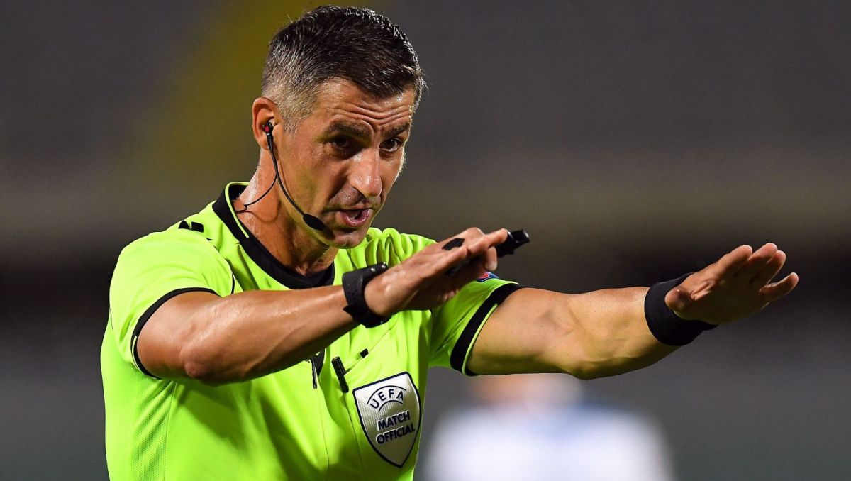 U tego sędziego najłatwiej wygrać na wyjeździe. Dziś w Pradze sędziuje ...