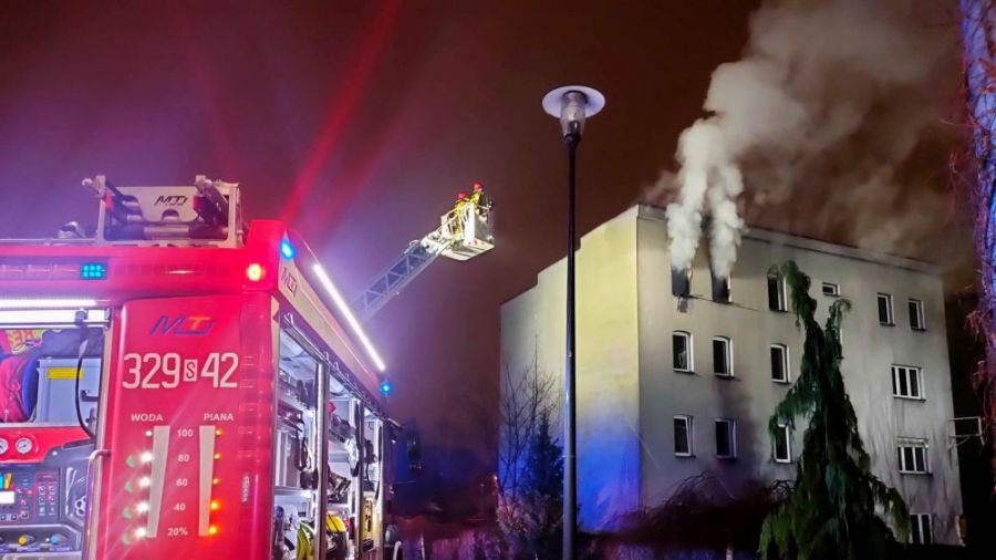 Śmiertelna ofiara pożaru pustostanu w Katowicach, druga osoba trafiła do szpitala
