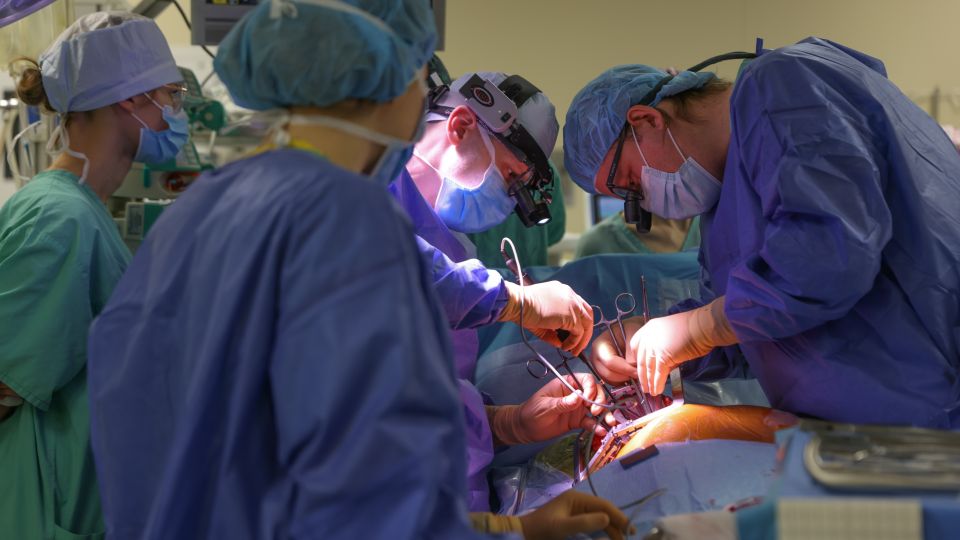 Surgeons fight to save leg of frontline Polish medic