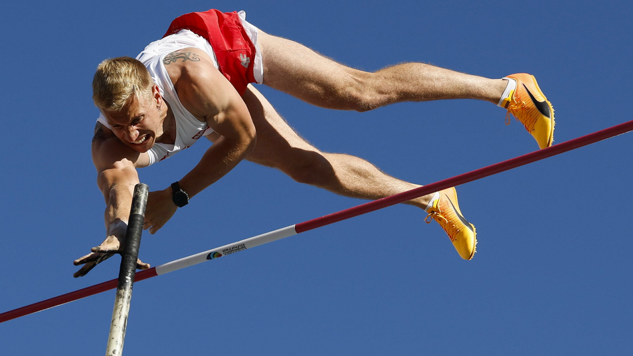 Piotr Lisek organizował mityng w domu w Dusznikach. Wyniki, relacja ze skoku o tyczce ...