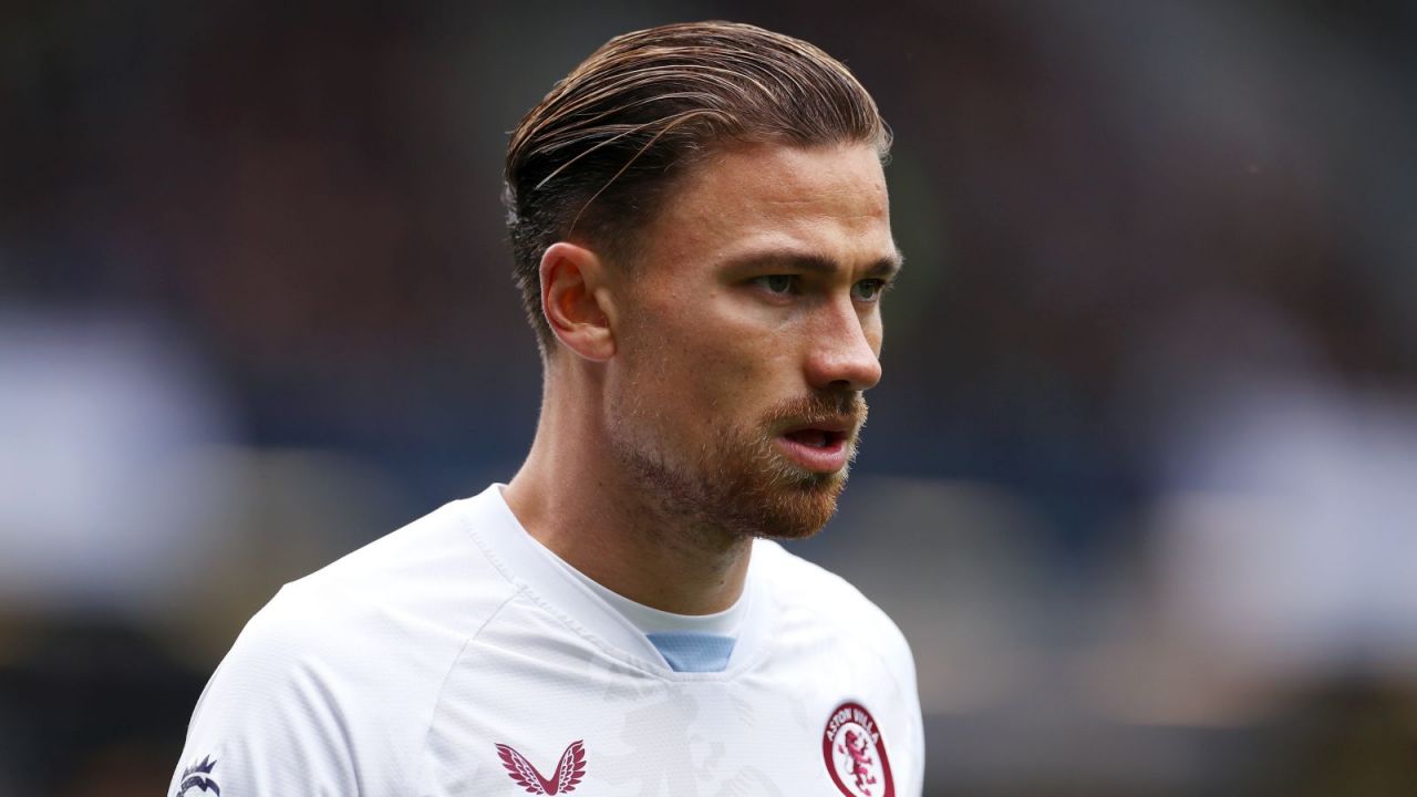 Matty Cash był w niebezpieczeństwie. Kibice Burnley zaatakowali autobus ...