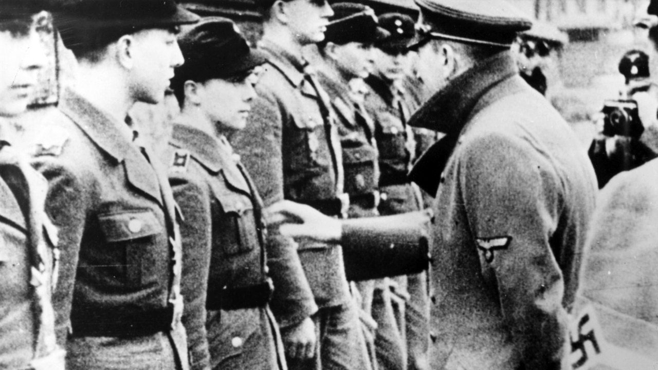 Adolf Hitler popełnił samobójstwo 30.04.1945. II wojna światowa ...