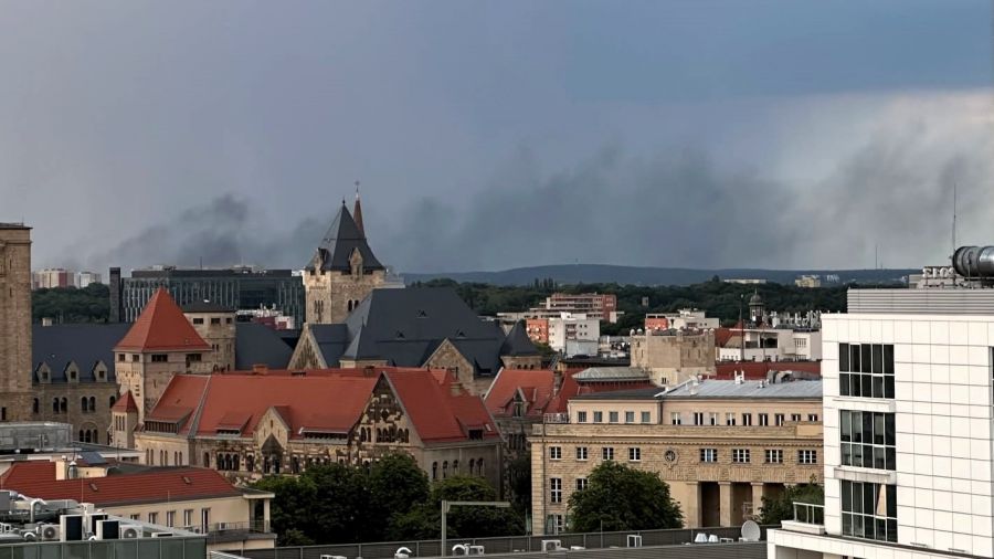 Kłęby dymu nad miastem. Zwarcie czy podpalenie?