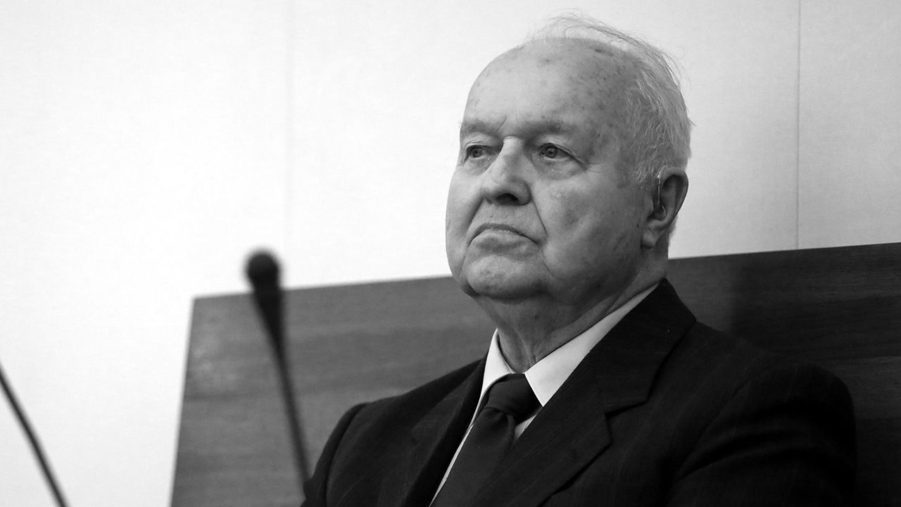 Zmarł Stanisław Kania, były I sekretarz KC PZPR wieszwiecej | TVP INFO