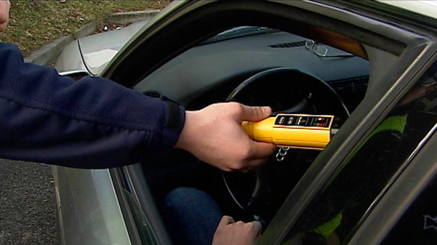 Kompletnie pijana matka wiozła autem dwoje małych dzieci