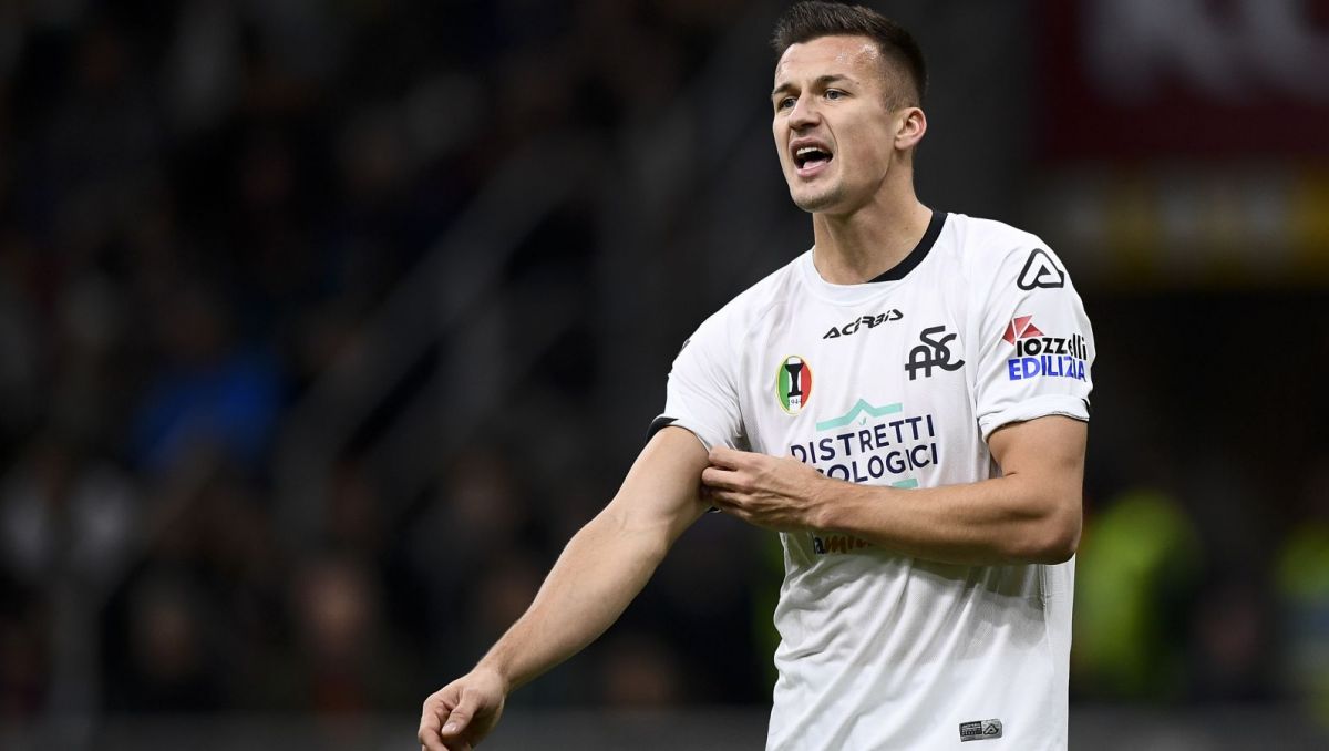 Arkadiusz Reca kontuzjowany. Uraz może wykluczyć go z wyjazdu na ...